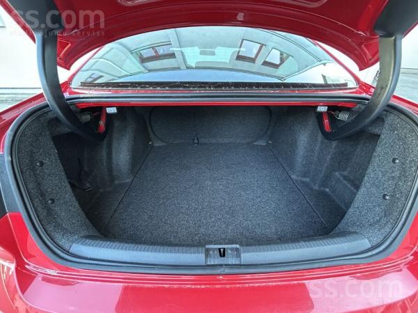Sarkans Volkswagen Jetta 2015 Rīga, ar dzinēja tilpumu 1.40 L un nobraukumu 194 tūkst. km par 5200 €, foto 10 vietnē AUTOMOTO.COM.LV