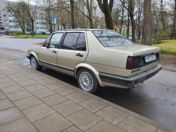 Volkswagen Jetta 1984 Viļņa, ar dzinēja tilpumu 1.80 L un nobraukumu 210 tūkst. km par 1200 €, foto 4 vietnē AUTOMOTO.COM.LV