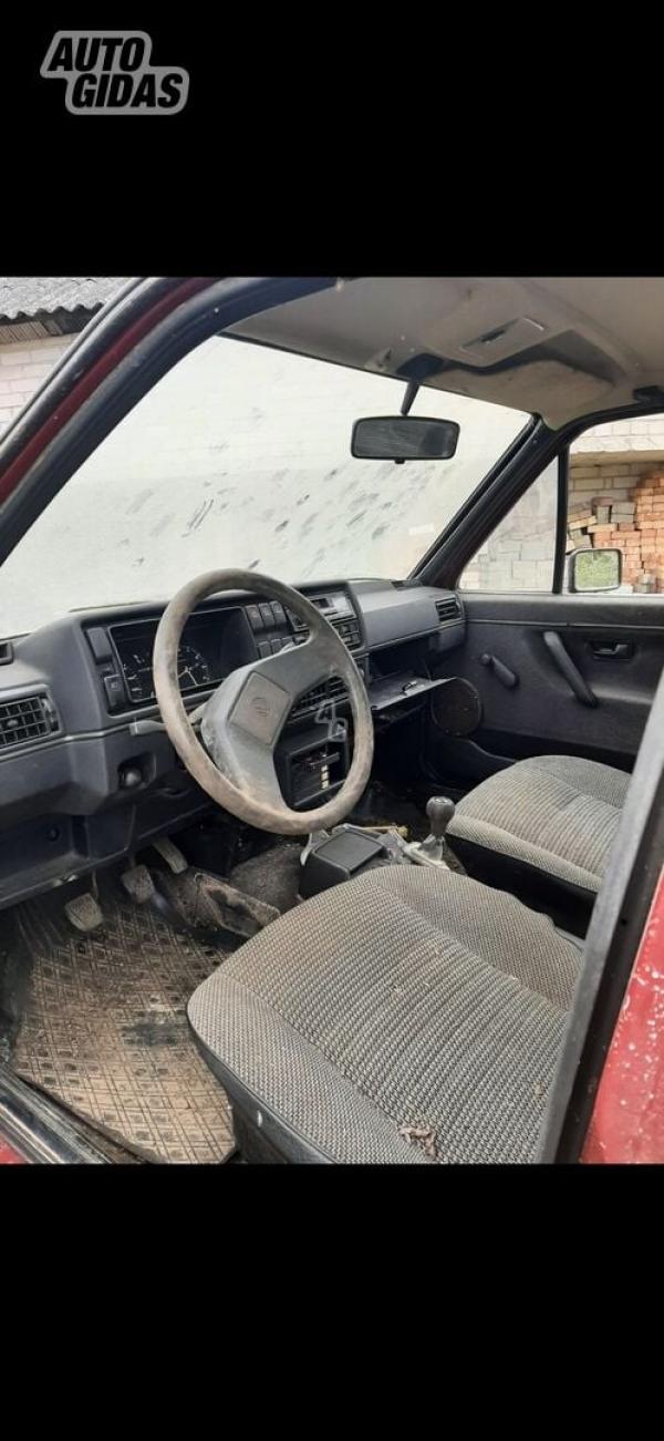 Volkswagen Jetta 1989 in Kaunas, with an engine capacity of 1.90 L and mileage of 3 thousand km for 255 €, photo 6 on AUTOMOTO.COM.LV