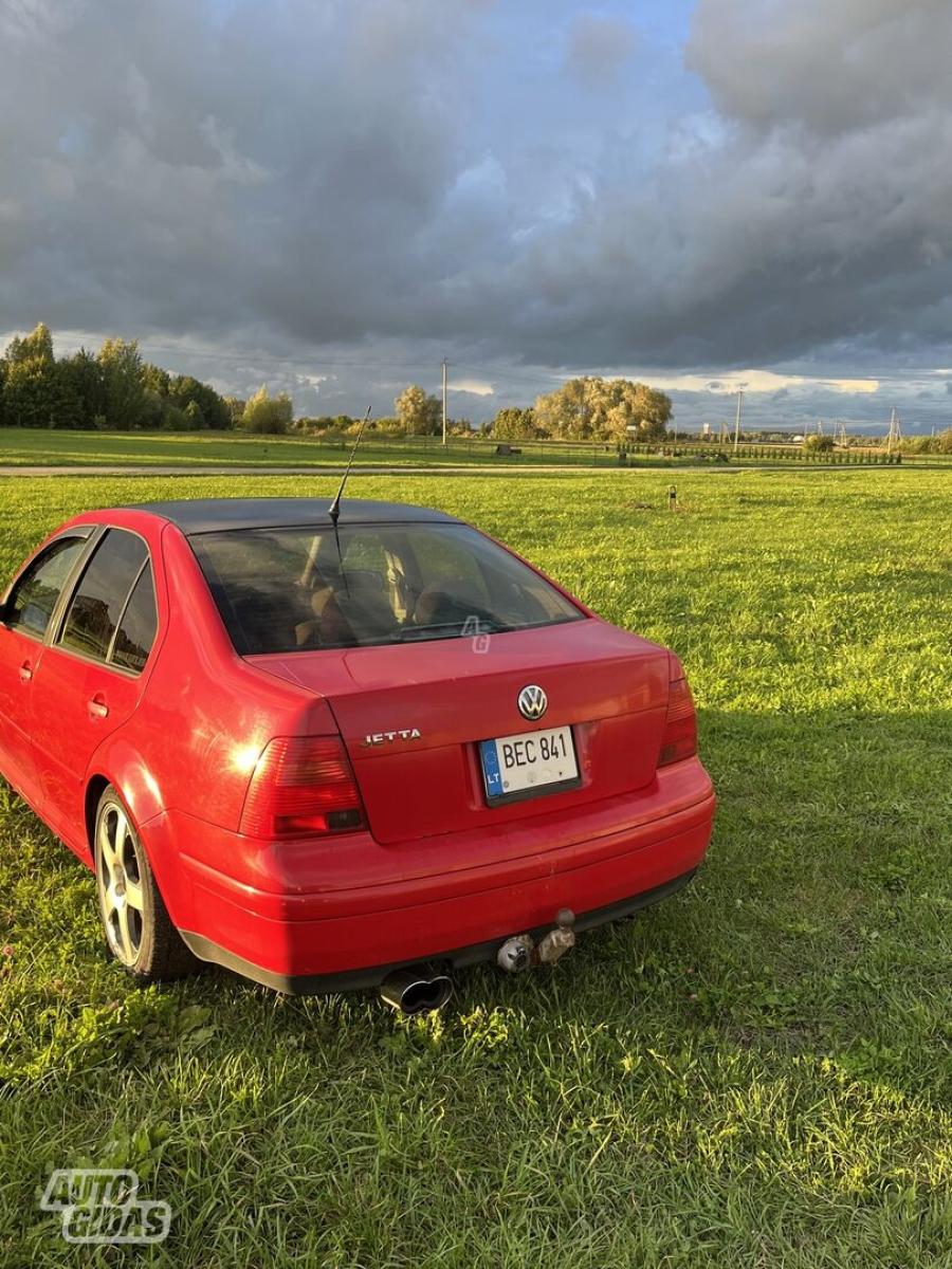 Volkswagen Jetta 1999 in Joniskis, with an engine capacity of 2.00 L and mileage of 288 thousand km for 1300 €, photo 4 on AUTOMOTO.COM.LV