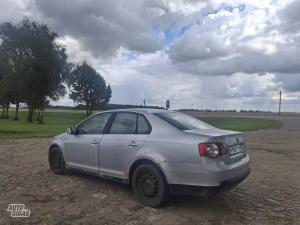 Volkswagen Jetta 2005 in Joniskis, with an engine capacity of 1.90 L and mileage of 300 thousand km for 850 €, photo  on AUTOMOTO.COM.LV