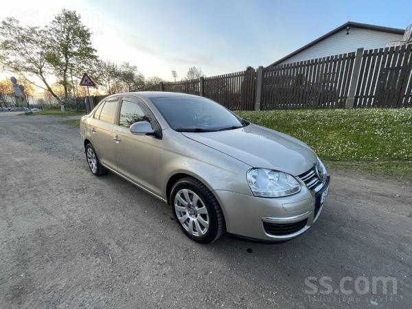 Volkswagen Jetta 2006 Cēsis, ar dzinēja tilpumu 1.60 L un nobraukumu 260 tūkst. km par 2150 €, foto 1 vietnē AUTOMOTO.COM.LV