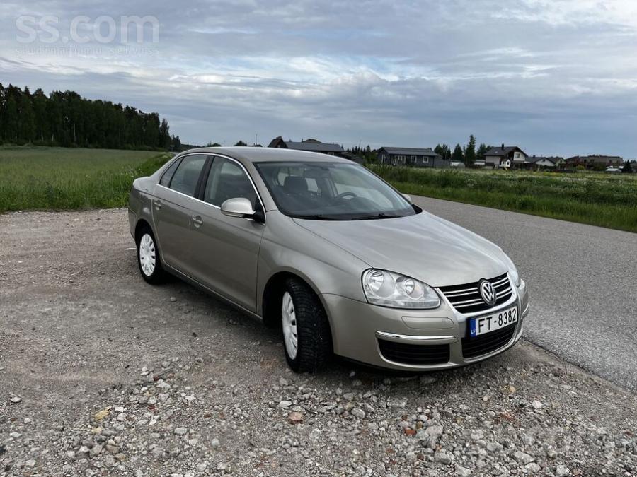 Volkswagen Jetta 2006 Rīga, ar dzinēja tilpumu 1.60 L un nobraukumu 217 tūkst. km par 2700 €, foto 3 vietnē AUTOMOTO.COM.LV