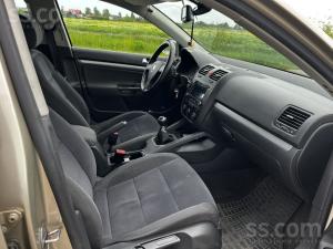 Volkswagen Jetta 2006 Rīga, ar dzinēja tilpumu 1.60 L un nobraukumu 217 tūkst. km par 2700 €, foto 8 vietnē AUTOMOTO.COM.LV