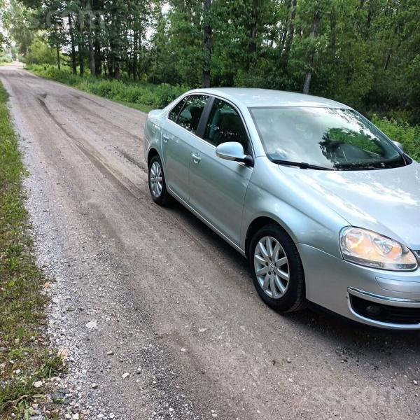 Volkswagen Jetta 2006 in Jelgava, with an engine capacity of 1.90 L and mileage of 219 thousand km for 2890 €, photo 5 on AUTOMOTO.COM.LV