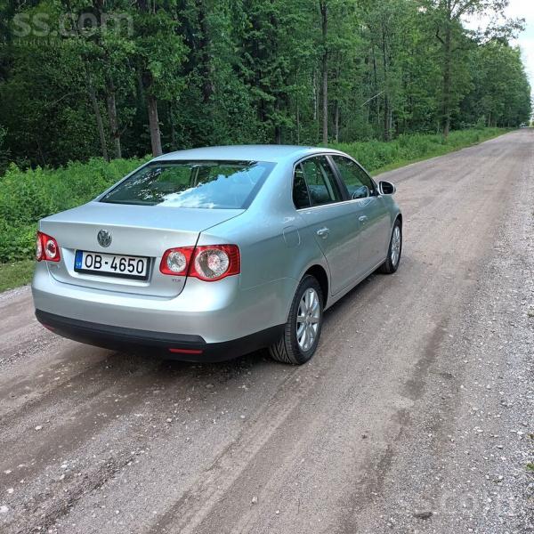 Volkswagen Jetta 2006 in Jelgava, with an engine capacity of 1.90 L and mileage of 219 thousand km for 2890 €, photo 6 on AUTOMOTO.COM.LV