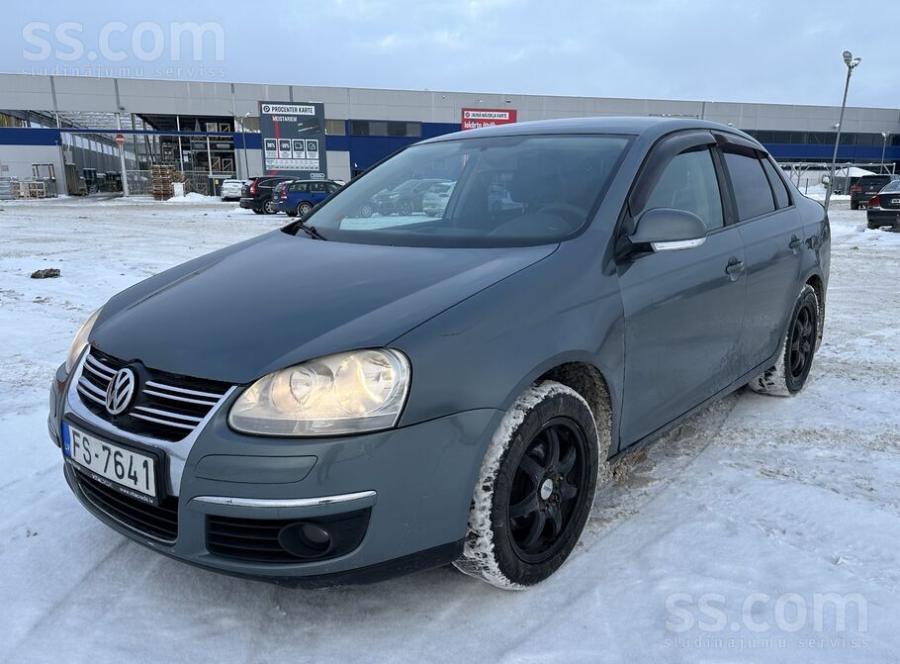 Volkswagen Jetta 2006 in Daugavpils, with an engine capacity of 1.60 L and mileage of 394 thousand km for 1100 €, photo 1 on AUTOMOTO.COM.LV