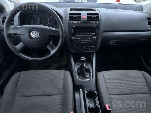 Volkswagen Jetta 2006 Daugavpils, ar dzinēja tilpumu 1.60 L un nobraukumu 394 tūkst. km par 1100 €, foto 5 vietnē AUTOMOTO.COM.LV