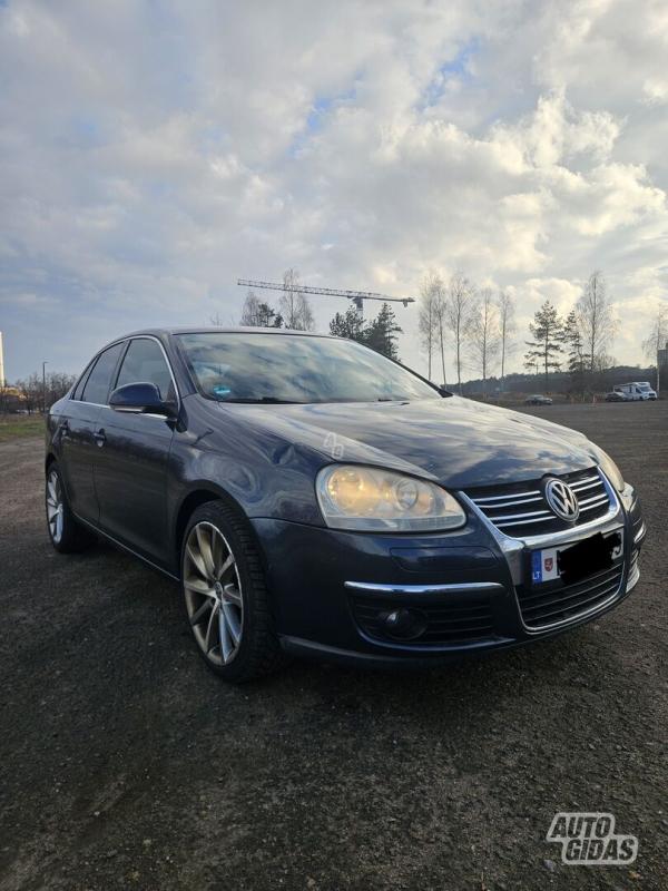 Volkswagen Jetta 2006 in Vilnius, with an engine capacity of 2.00 L and mileage of 350 thousand km for 1450 €, photo 7 on AUTOMOTO.COM.LV