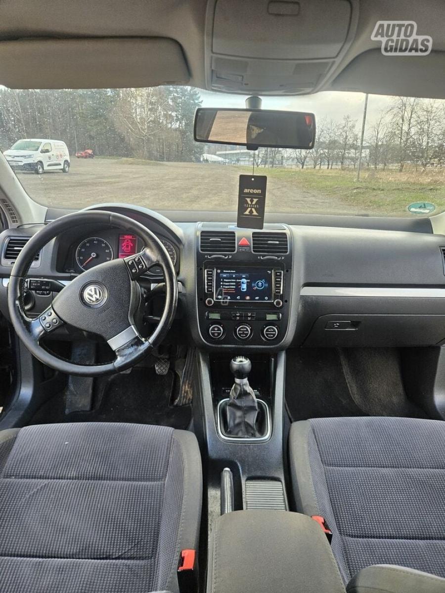 Volkswagen Jetta 2006 in Vilnius, with an engine capacity of 2.00 L and mileage of 350 thousand km for 1450 €, photo 11 on AUTOMOTO.COM.LV