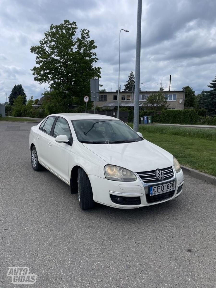 Volkswagen Jetta 2006 Kauņa, ar dzinēja tilpumu 1.90 L un nobraukumu 300 tūkst. km par 550 €, foto 1 vietnē AUTOMOTO.COM.LV
