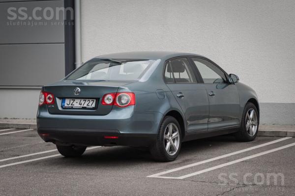 Volkswagen Jetta 2006 Rīga, ar dzinēja tilpumu 1.60 L un nobraukumu 219 tūkst. km par 1950 €, foto 4 vietnē AUTOMOTO.COM.LV