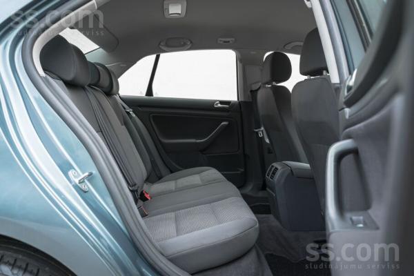 Volkswagen Jetta 2006 Rīga, ar dzinēja tilpumu 1.60 L un nobraukumu 219 tūkst. km par 1950 €, foto 10 vietnē AUTOMOTO.COM.LV