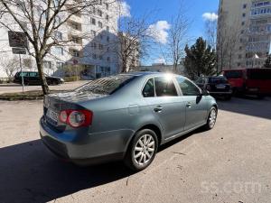 Volkswagen Jetta 2007 in Riga, with an engine capacity of 2.00 L and mileage of 144 thousand km for 850 €, photo 6 on AUTOMOTO.COM.LV