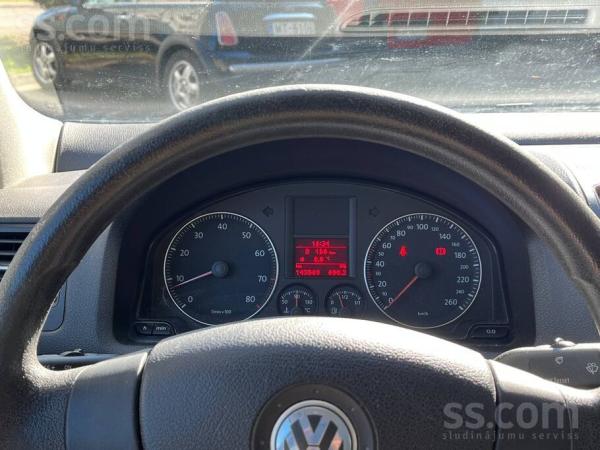 Volkswagen Jetta 2007 in Riga, with an engine capacity of 2.00 L and mileage of 144 thousand km for 850 €, photo 10 on AUTOMOTO.COM.LV