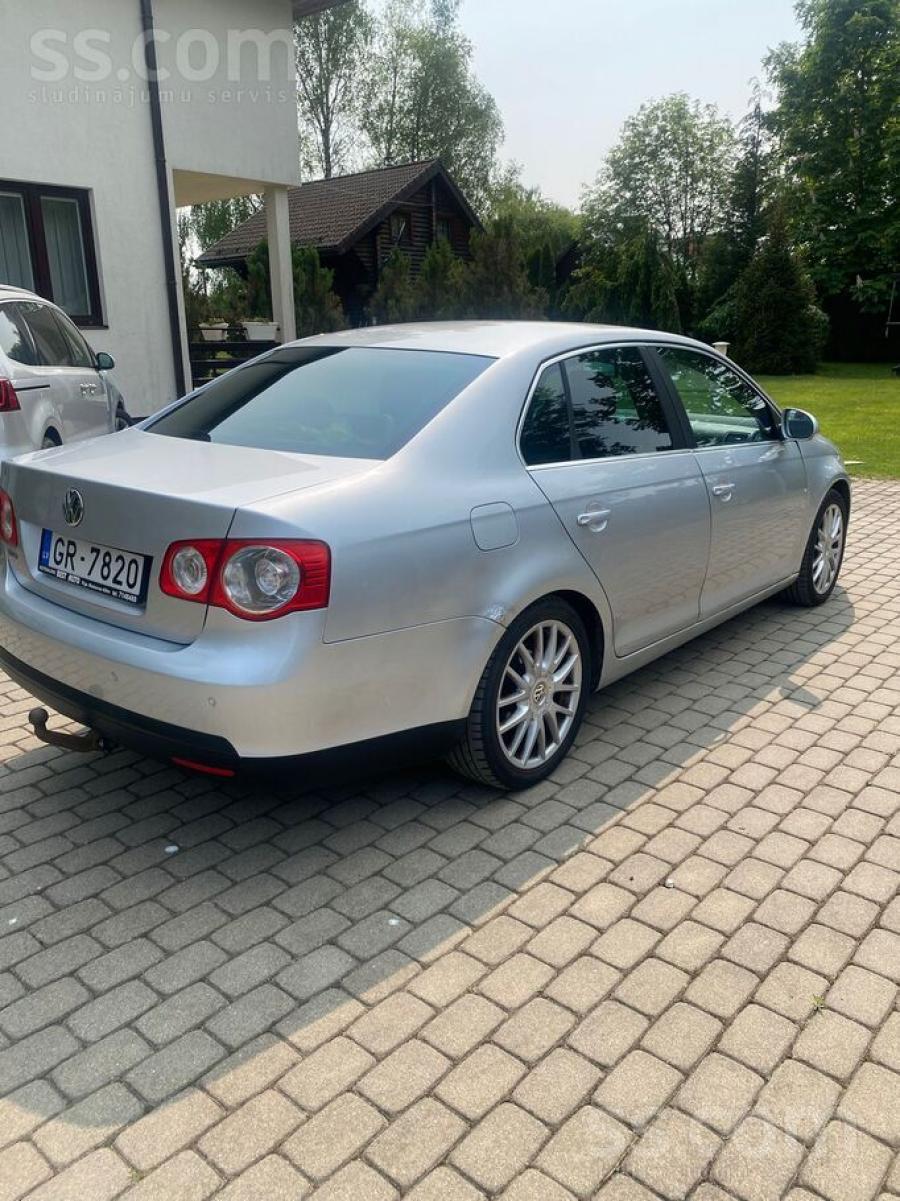 Volkswagen Jetta 2007 Rīga, ar dzinēja tilpumu 1.90 L un nobraukumu 268 tūkst. km par 4800 €, foto 3 vietnē AUTOMOTO.COM.LV