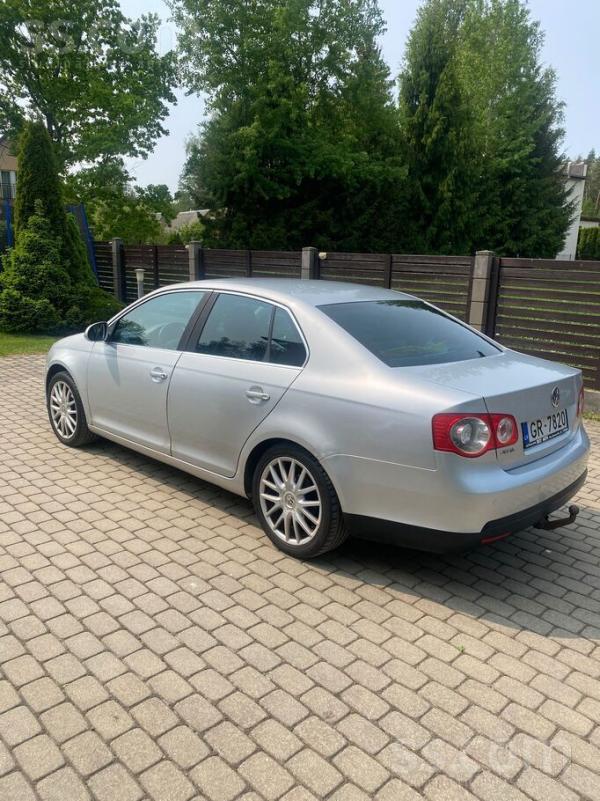 Volkswagen Jetta 2007 Rīga, ar dzinēja tilpumu 1.90 L un nobraukumu 268 tūkst. km par 4800 €, foto 4 vietnē AUTOMOTO.COM.LV
