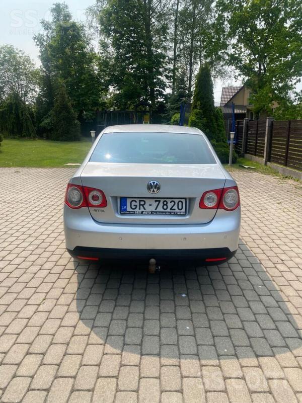 Volkswagen Jetta 2007 Rīga, ar dzinēja tilpumu 1.90 L un nobraukumu 268 tūkst. km par 4800 €, foto 5 vietnē AUTOMOTO.COM.LV