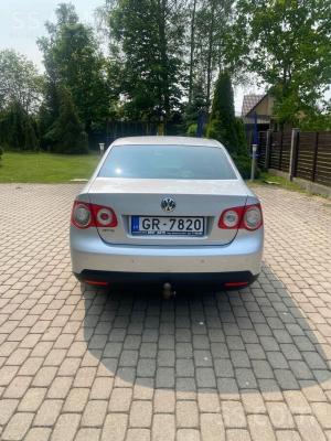 Volkswagen Jetta 2007 Rīga, ar dzinēja tilpumu 1.90 L un nobraukumu 268 tūkst. km par 4800 €, foto 5 vietnē AUTOMOTO.COM.LV