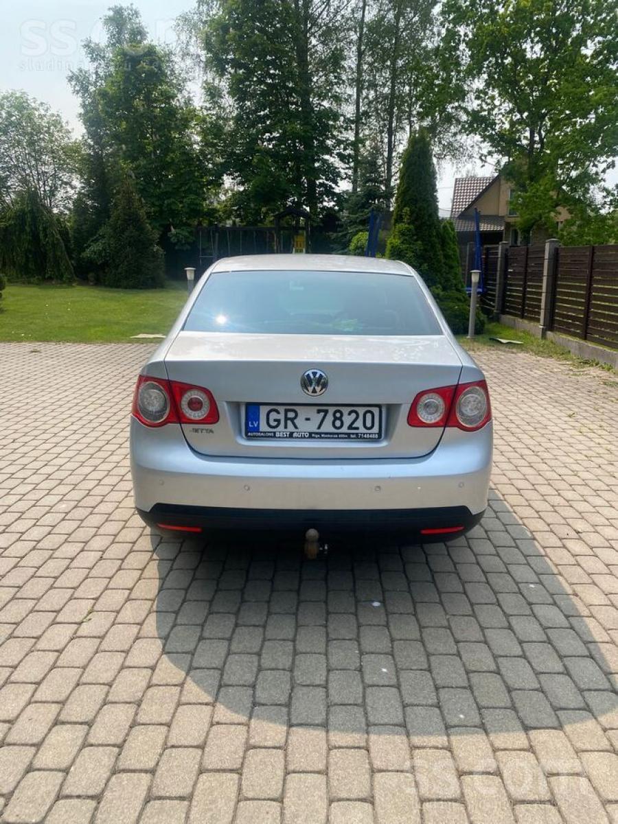 Volkswagen Jetta 2007 Rīga, ar dzinēja tilpumu 1.90 L un nobraukumu 268 tūkst. km par 4800 €, foto 5 vietnē AUTOMOTO.COM.LV