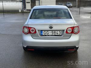 Volkswagen Jetta 2007 in Riga, with an engine capacity of 1.40 L and mileage of 202 thousand km for 1500 €, photo 4 on AUTOMOTO.COM.LV
