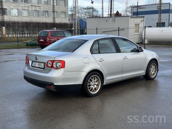 Volkswagen Jetta 2007 in Riga, with an engine capacity of 1.40 L and mileage of 202 thousand km for 1500 €, photo 5 on AUTOMOTO.COM.LV