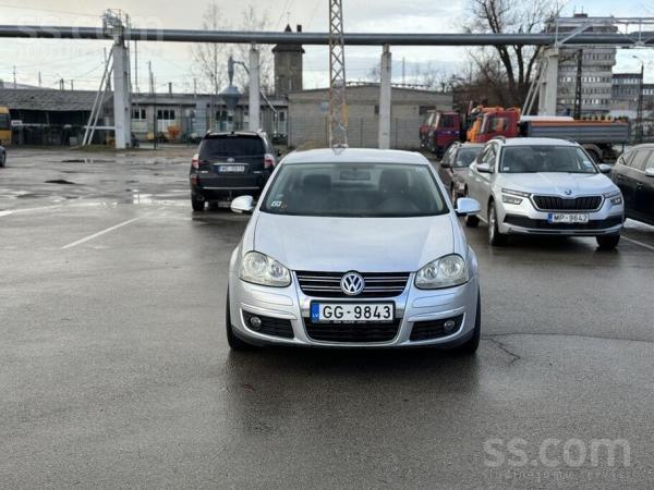 Volkswagen Jetta 2007 in Riga, with an engine capacity of 1.40 L and mileage of 202 thousand km for 1500 €, photo 8 on AUTOMOTO.COM.LV
