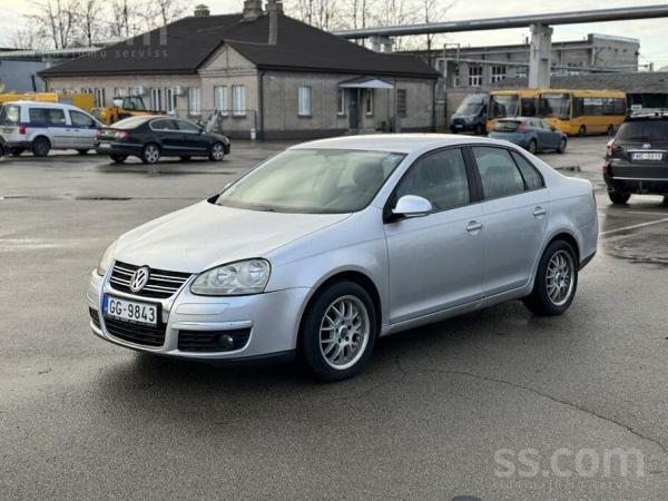 Volkswagen Jetta 2007 in Riga, with an engine capacity of 1.40 L and mileage of 202 thousand km for 1500 €, photo 9 on AUTOMOTO.COM.LV