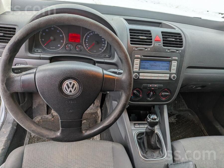 Volkswagen Jetta 2007 Tukums, ar dzinēja tilpumu 1.60 L un nobraukumu 285 tūkst. km par 1000 €, foto 5 vietnē AUTOMOTO.COM.LV