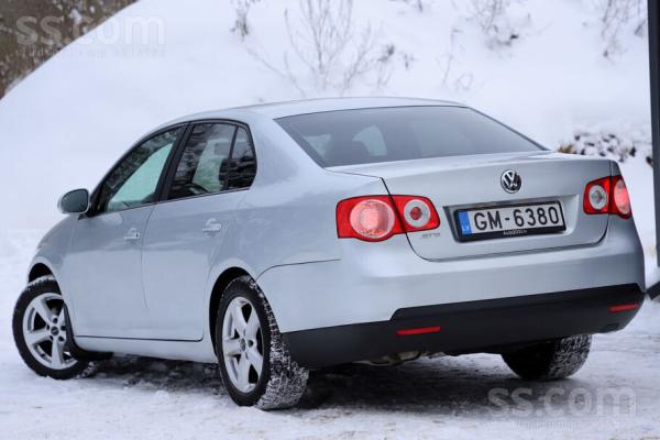 Volkswagen Jetta 2007 in Tukums, with an engine capacity of 1.60 L and mileage of 285 thousand km for 1690 €, photo 5 on AUTOMOTO.COM.LV