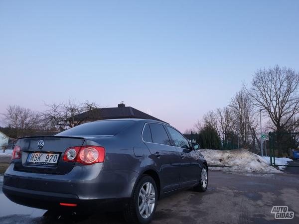 Volkswagen Jetta 2007 Viļņa, ar dzinēja tilpumu 2.00 L un nobraukumu 400 tūkst. km par 2250 €, foto 2 vietnē AUTOMOTO.COM.LV