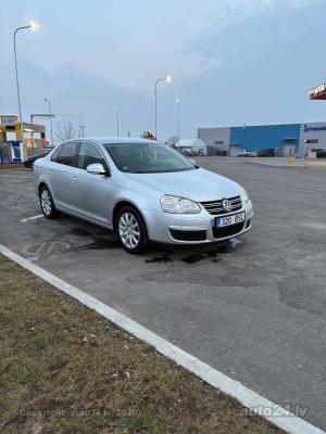 Volkswagen Jetta 2007 in Tallinn, with an engine capacity of 1.60 L and mileage of 299 thousand km for 1600 €, photo 2 on AUTOMOTO.COM.LV