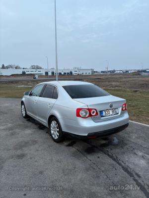 Volkswagen Jetta 2007 in Tallinn, with an engine capacity of 1.60 L and mileage of 299 thousand km for 1600 €, photo 4 on AUTOMOTO.COM.LV
