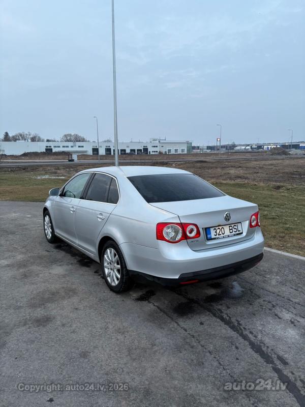 Volkswagen Jetta 2007 in Tallinn, with an engine capacity of 1.60 L and mileage of 299 thousand km for 1600 €, photo 4 on AUTOMOTO.COM.LV