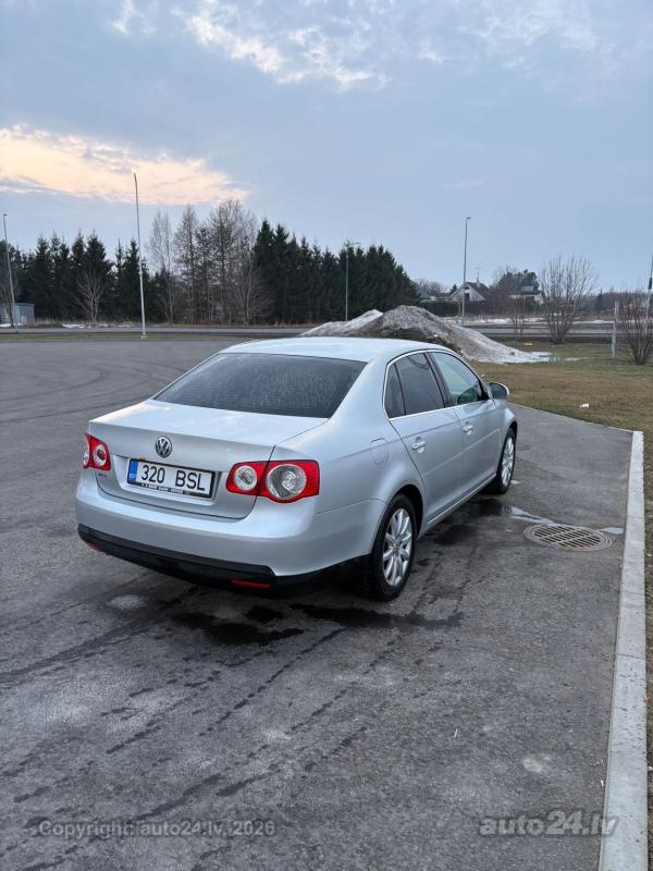 Volkswagen Jetta 2007 in Tallinn, with an engine capacity of 1.60 L and mileage of 299 thousand km for 1600 €, photo 5 on AUTOMOTO.COM.LV
