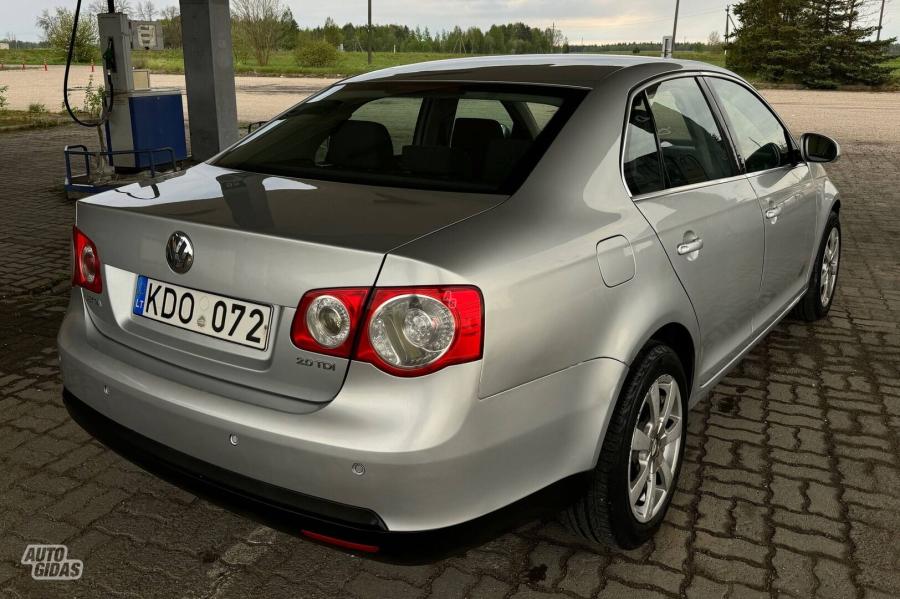 Volkswagen Jetta 2007 Viļņa, ar dzinēja tilpumu 2.00 L un nobraukumu 400 tūkst. km par 1450 €, foto 4 vietnē AUTOMOTO.COM.LV