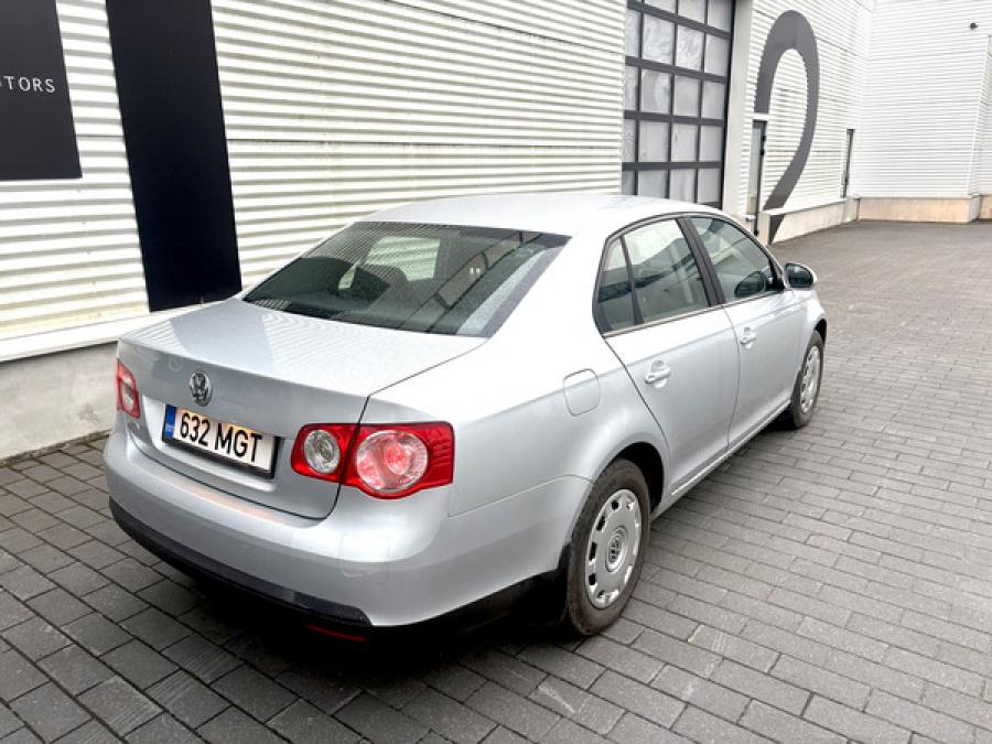 Volkswagen Jetta 2007 Tallina, ar dzinēja tilpumu 1.60 L un nobraukumu 178 tūkst. km par 2199 €, foto 3 vietnē AUTOMOTO.COM.LV