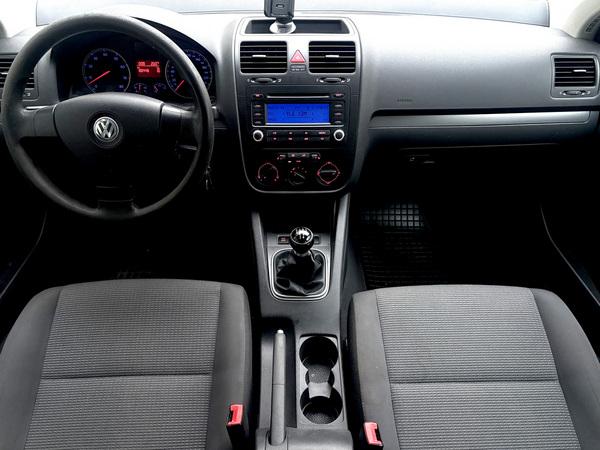 Volkswagen Jetta 2007 Tallina, ar dzinēja tilpumu 1.60 L un nobraukumu 178 tūkst. km par 2199 €, foto 9 vietnē AUTOMOTO.COM.LV