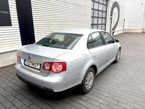 Volkswagen Jetta 2007 Tallina, ar dzinēja tilpumu 1.60 L un nobraukumu 178 tūkst. km par 2199 €, foto 18 vietnē AUTOMOTO.COM.LV