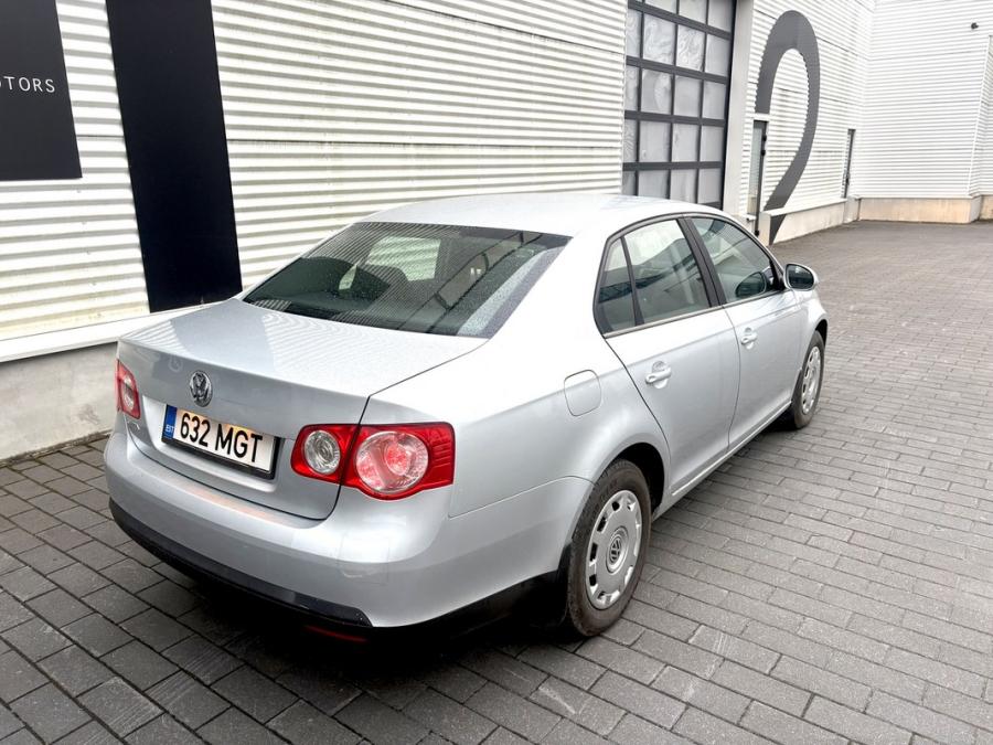 Volkswagen Jetta 2007 Tallina, ar dzinēja tilpumu 1.60 L un nobraukumu 178 tūkst. km par 2199 €, foto 18 vietnē AUTOMOTO.COM.LV