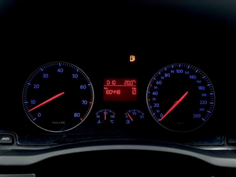 Volkswagen Jetta 2007 Tallina, ar dzinēja tilpumu 1.60 L un nobraukumu 178 tūkst. km par 2199 €, foto 27 vietnē AUTOMOTO.COM.LV