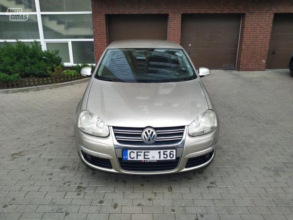 Volkswagen Jetta 2007 in Vilnius, with an engine capacity of 1.60 L and mileage of 260 thousand km for 1550 €, photo 2 on AUTOMOTO.COM.LV