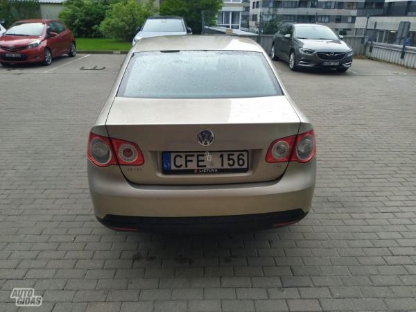 Volkswagen Jetta 2007 in Vilnius, with an engine capacity of 1.60 L and mileage of 260 thousand km for 1550 €, photo 5 on AUTOMOTO.COM.LV