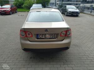 Volkswagen Jetta 2007 in Vilnius, with an engine capacity of 1.60 L and mileage of 260 thousand km for 1500 €, photo 4 on AUTOMOTO.COM.LV