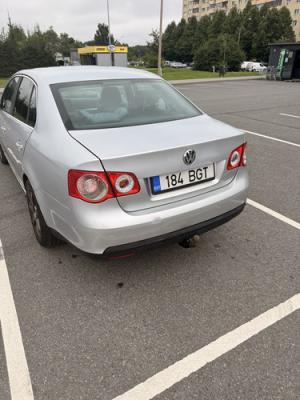 Volkswagen Jetta 2007 Tallina, ar dzinēja tilpumu 1.90 L un nobraukumu 352 tūkst. km par 1200 €, foto 5 vietnē AUTOMOTO.COM.LV