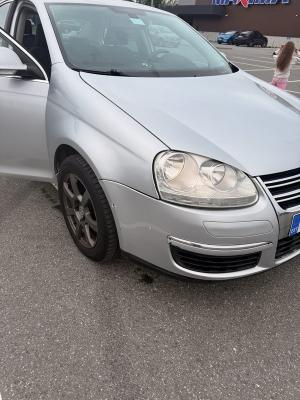 Volkswagen Jetta 2007 Tallina, ar dzinēja tilpumu 1.90 L un nobraukumu 352 tūkst. km par 1200 €, foto 15 vietnē AUTOMOTO.COM.LV