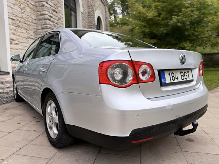 Volkswagen Jetta 2007 in Tallinn, with an engine capacity of 1.90 L and mileage of 350 thousand km for 1999 €, photo 5 on AUTOMOTO.COM.LV