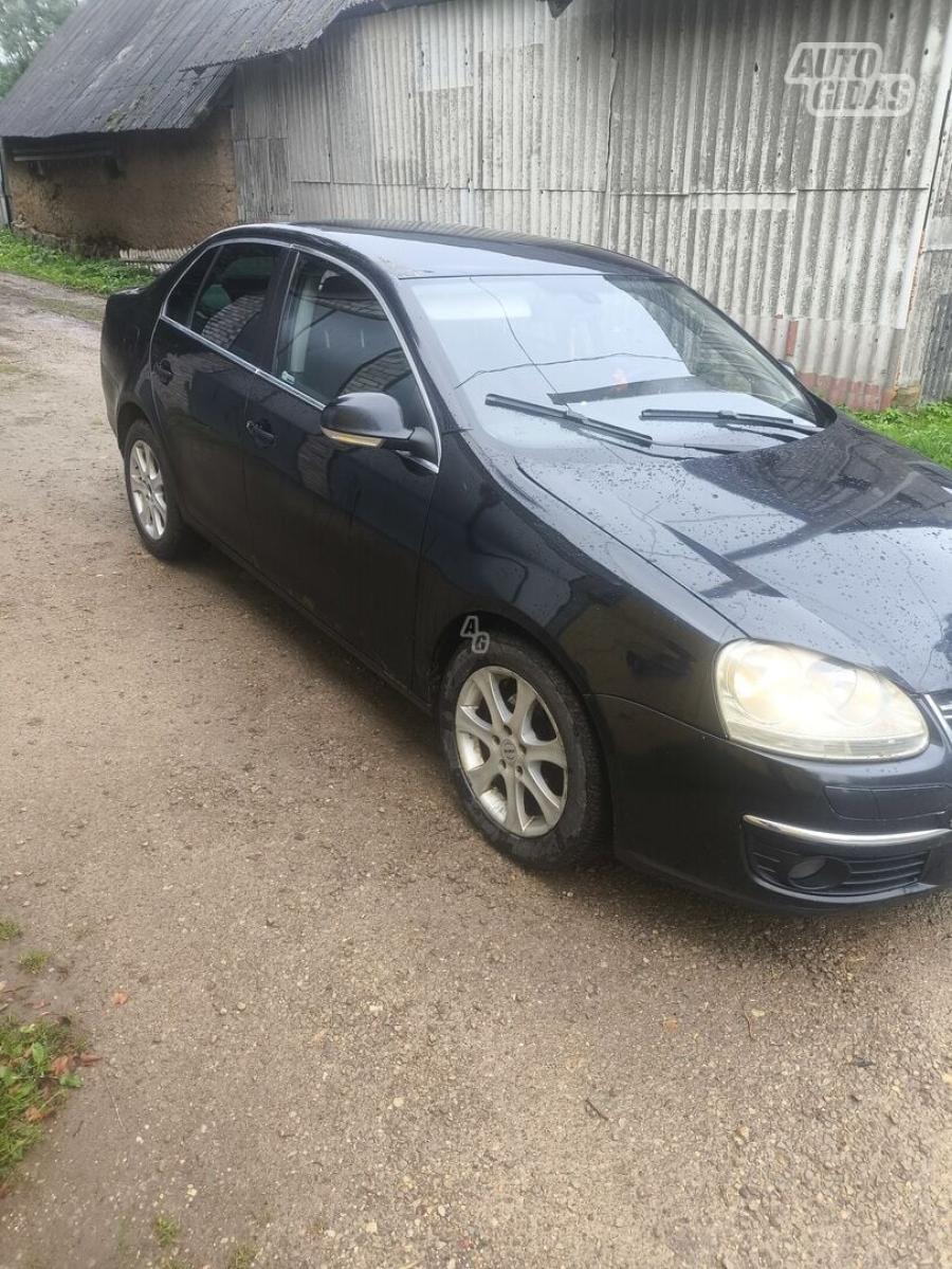 Volkswagen Jetta 2007 in Pasvalys, with an engine capacity of 1.90 L and mileage of 373 thousand km for 1050 €, photo 3 on AUTOMOTO.COM.LV
