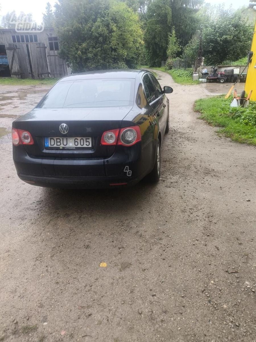 Volkswagen Jetta 2007 in Pasvalys, with an engine capacity of 1.90 L and mileage of 373 thousand km for 1050 €, photo 4 on AUTOMOTO.COM.LV