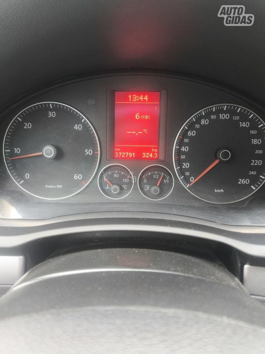 Volkswagen Jetta 2007 in Pasvalys, with an engine capacity of 1.90 L and mileage of 373 thousand km for 1050 €, photo 7 on AUTOMOTO.COM.LV